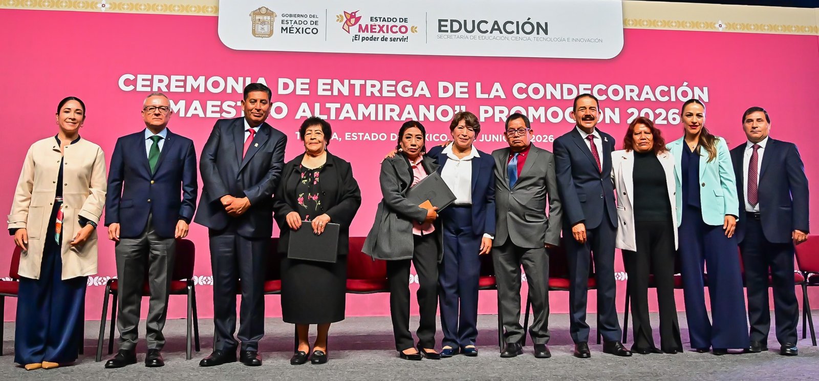 GEM. – 399 Maestras y Maestros Reciben la Condecoración “Maestro ...